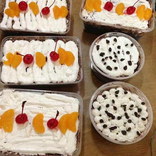 Cake tub, Food & Drinks, Homemade Bakes on Carousell