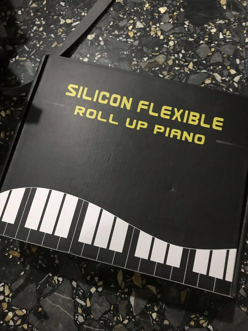KONIX Silicon Flexible Roll Up Piano 88 keys, Hobbies & Toys, Music & Media, Musical Instruments ...