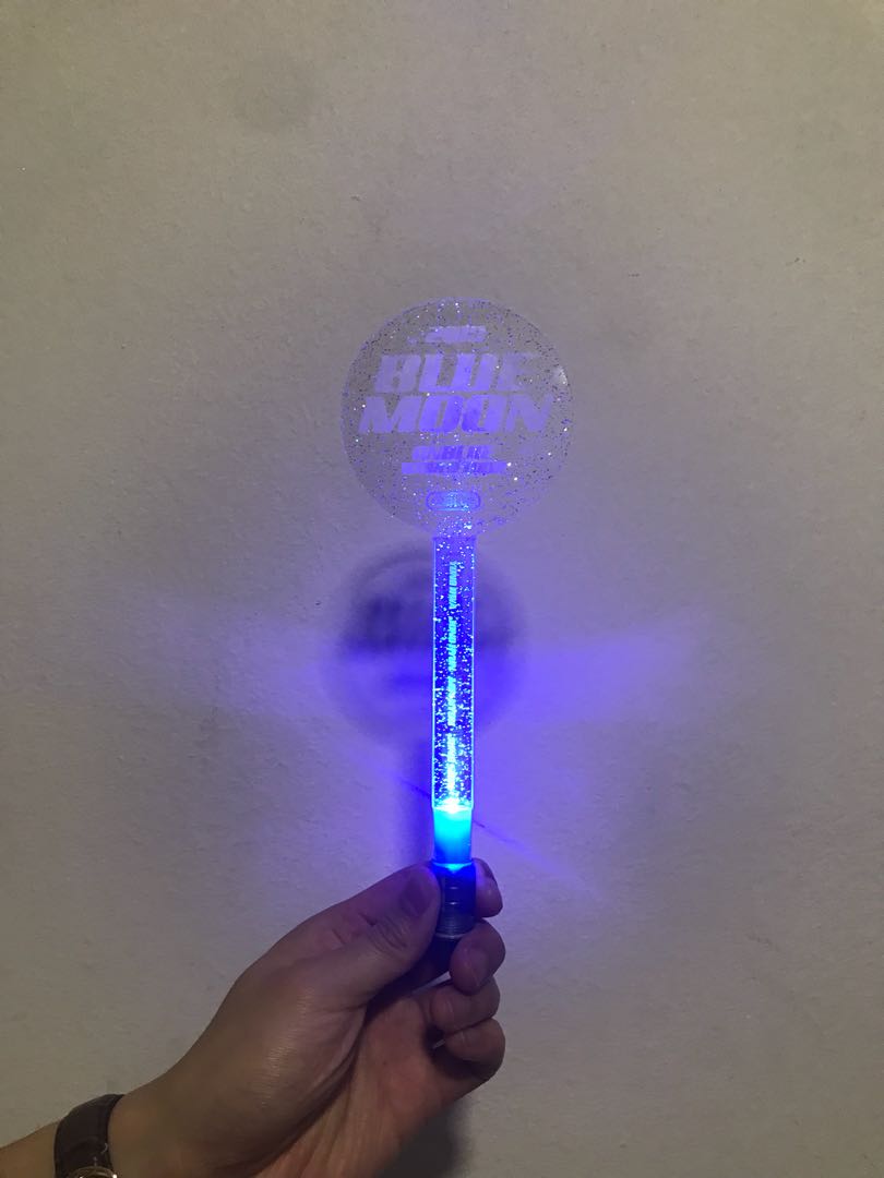 Light Stick CNBLUE, Hobbies & Toys, Memorabilia & Collectibles, K-Wave ...