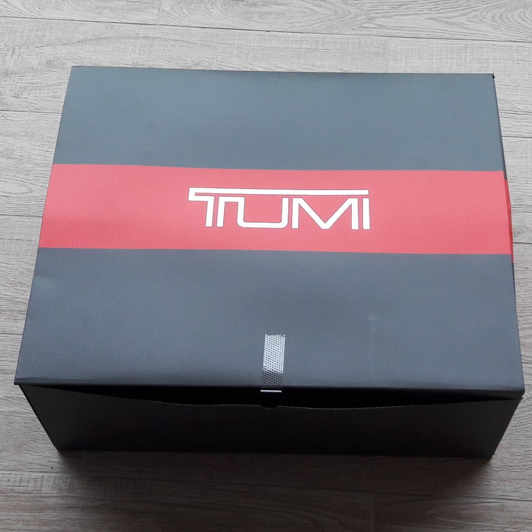 TUMI large gift wrapping box, Everything Else on Carousell