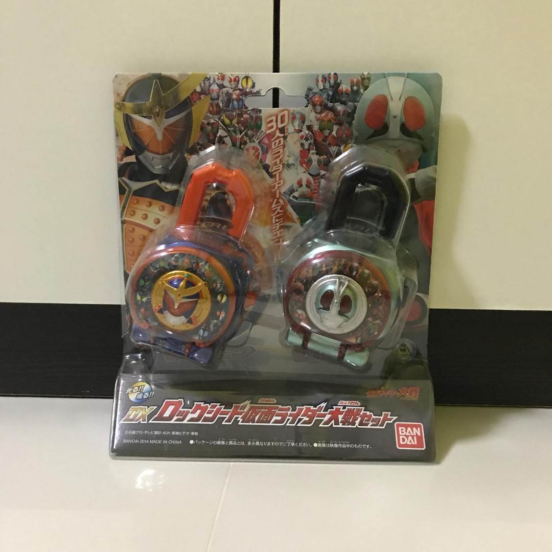 Kamen Rider Gaim DX Heisei Showa Movie War Lockseed Set, Hobbies & Toys ...