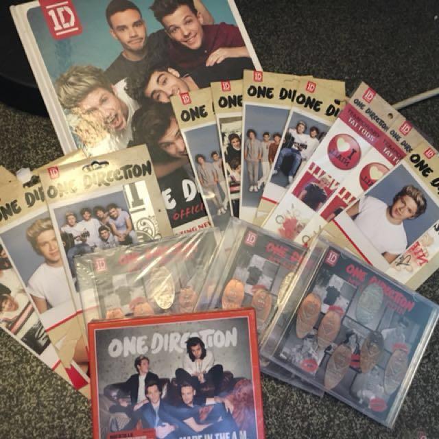 ONE DIRECTION MERCH PACK (OFFICIAL annual 2014 Book and stickers ...