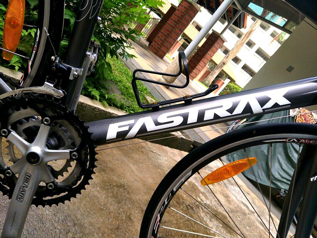 Premium Taiwan Fastrax R6 roadbike, size 52, Sports Equipment, Bicycles ...