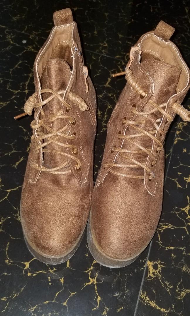 So fab boots, Women's Fashion, Footwear, Boots on Carousell