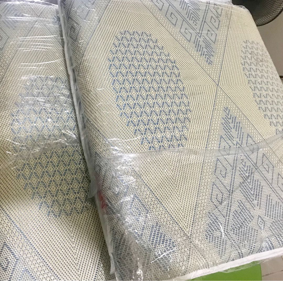 Travel Mat (banig foam) for 2, Hobbies & Toys, Travel, Travel ...