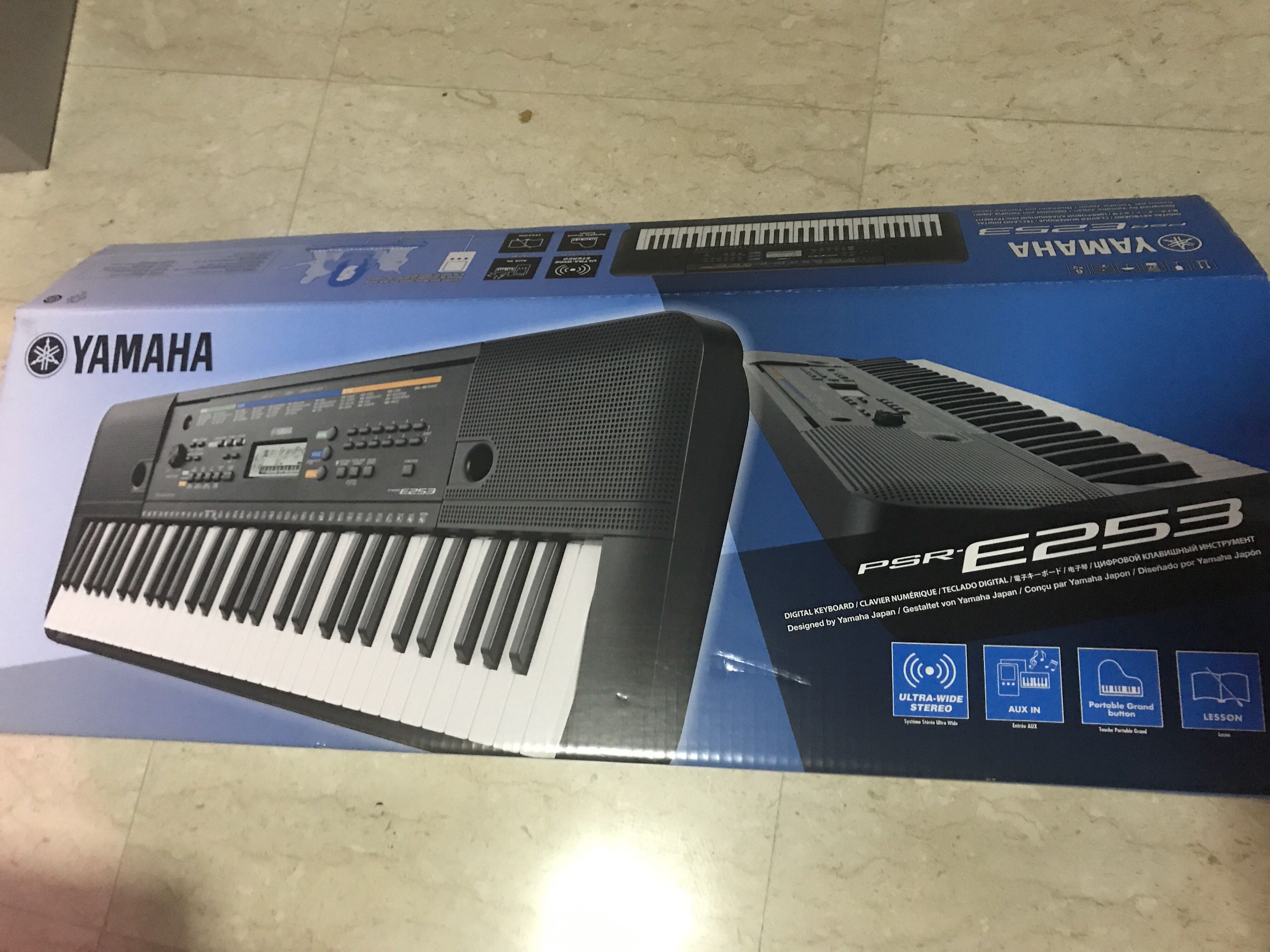 Yamaha Keyboard PSR-E253, Hobbies & Toys, Music & Media, Musical Instruments on Carousell