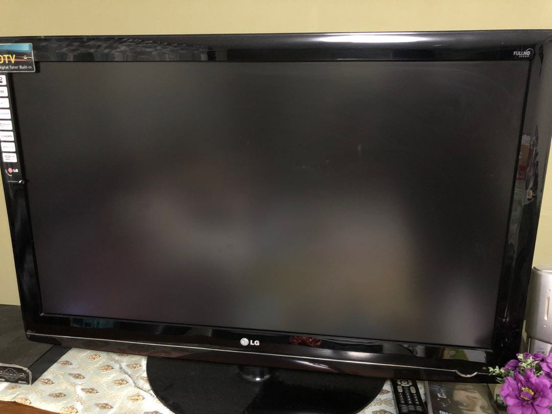 LG 42inch HDTV, TV & Home Appliances, TV & Entertainment, TV on Carousell