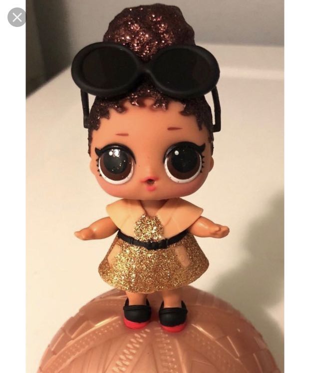 Lol surprise boss queen, 興趣及遊戲, 收藏品及紀念品, 明星周邊 on Carousell