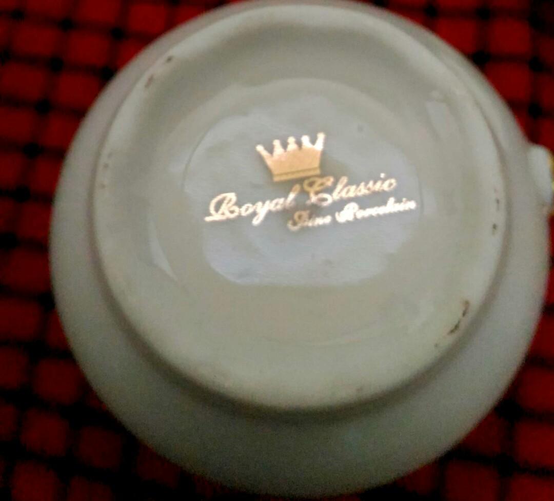 ROYAL CLASSIC FINE PORCELAIN ENGLISH TEA SET, Furniture & Home Living ...