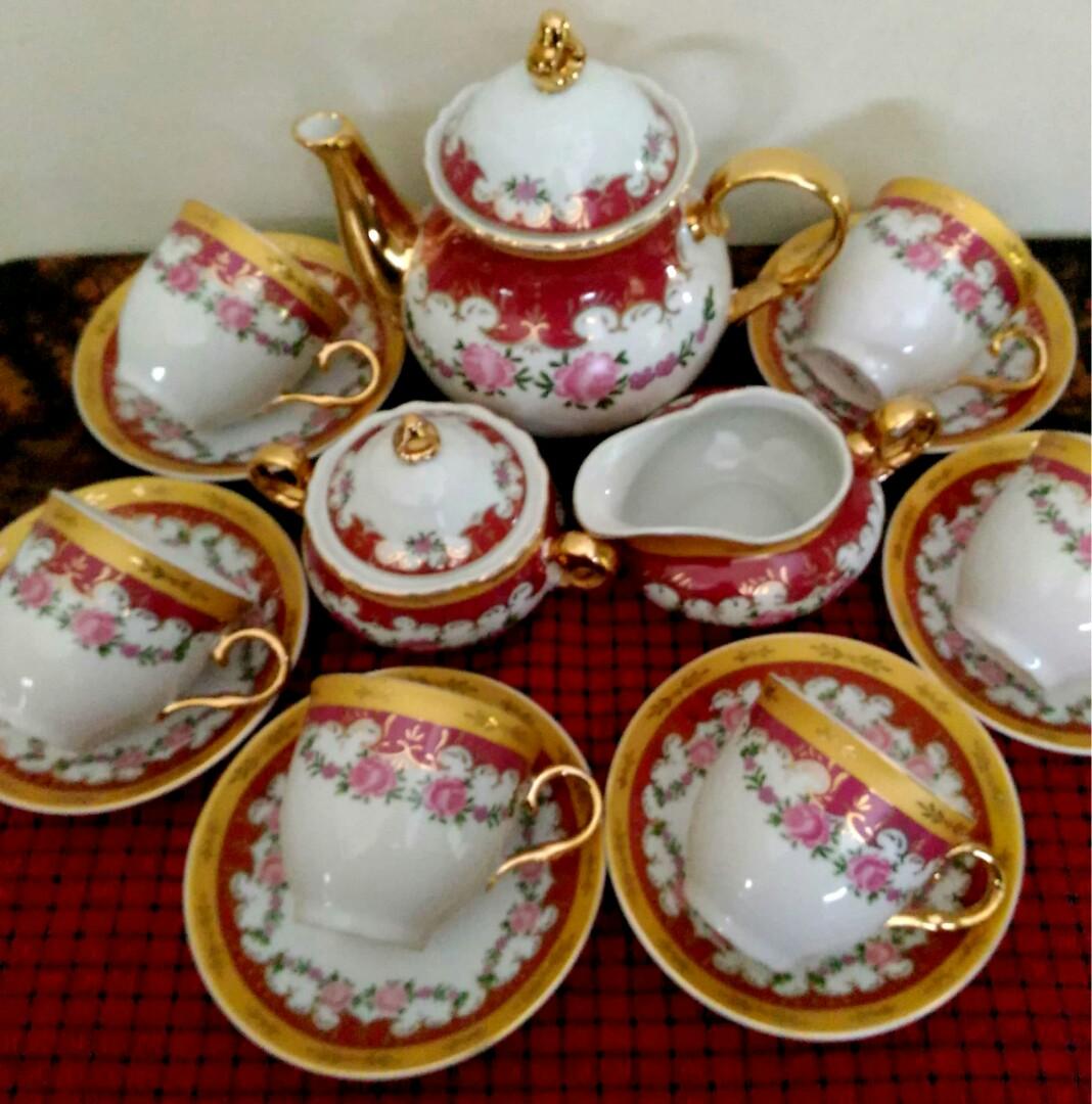 ROYAL CLASSIC FINE PORCELAIN ENGLISH TEA SET, Furniture & Home Living ...
