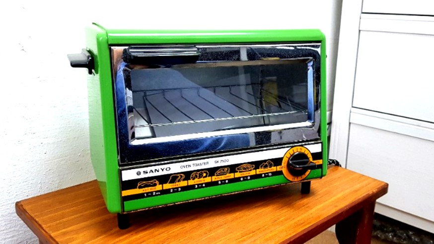 NOS Sanyo oven toaster. Made in Japan, TV & Home Appliances, Kitchen ...