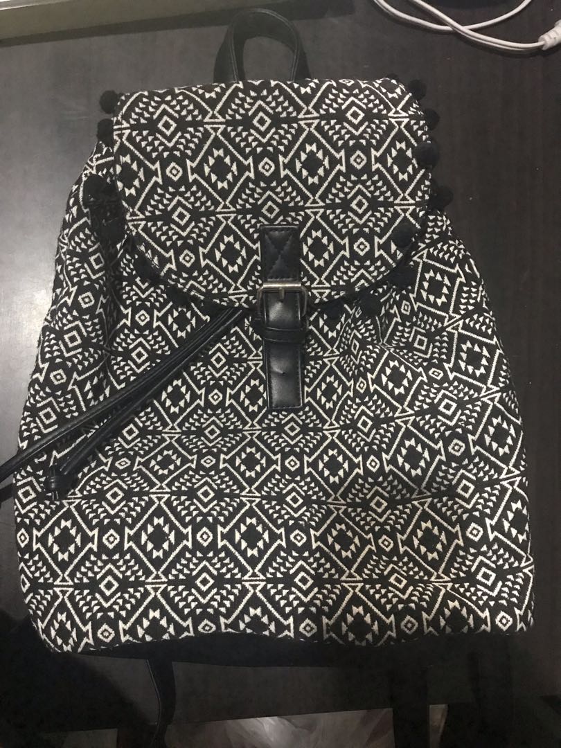 Terranova Backpack, Women's Fashion, Bags & Wallets, Backpacks on Carousell