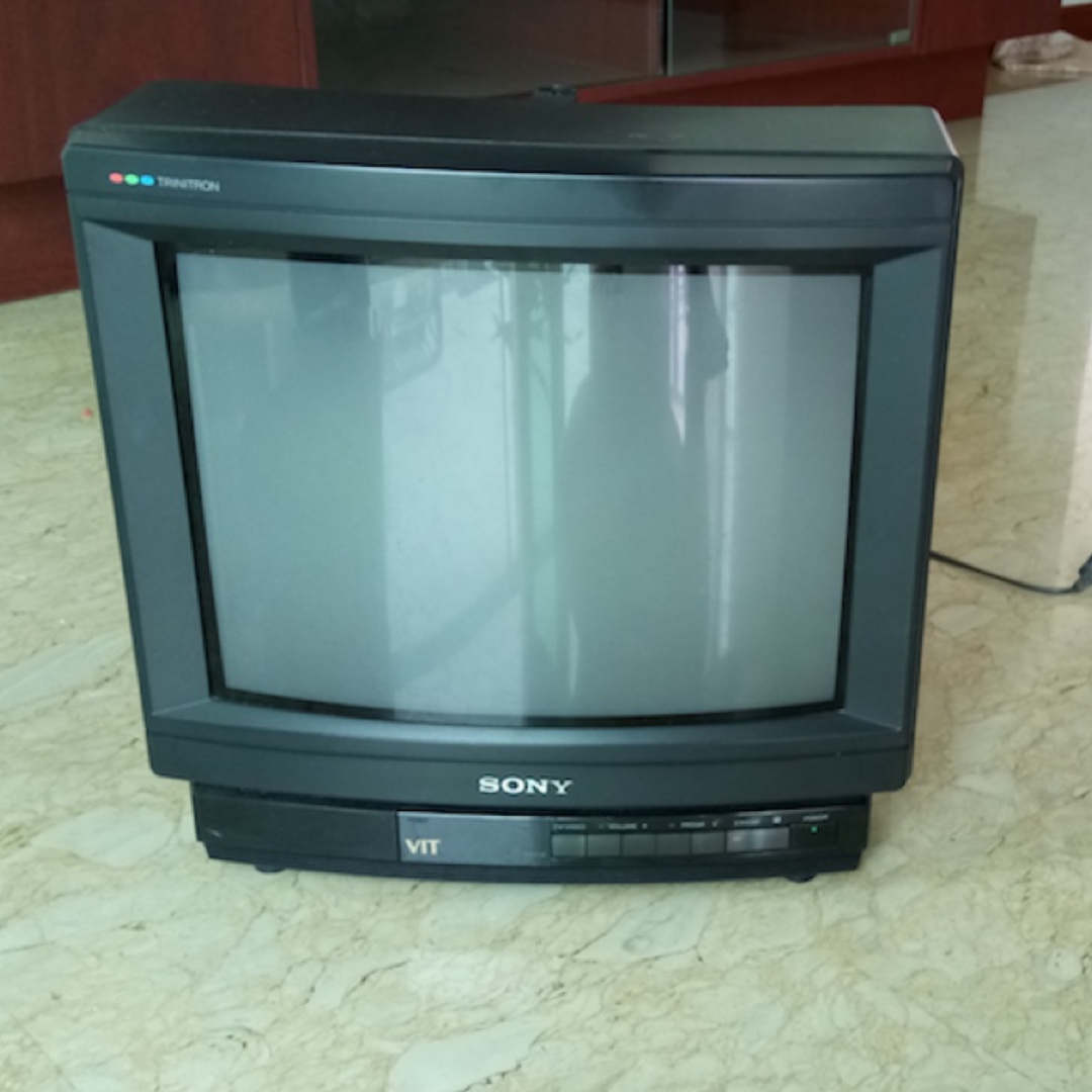 Vintage Sony Trinitron Color 13" TV Excellent Condition KV-1684GE, TV ...