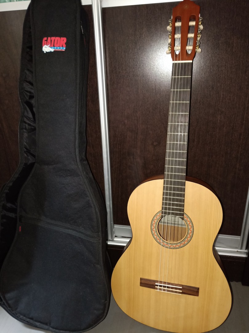 Yamaha c40m classical guitar, Hobbies & Toys, Music & Media, Musical Instruments on Carousell