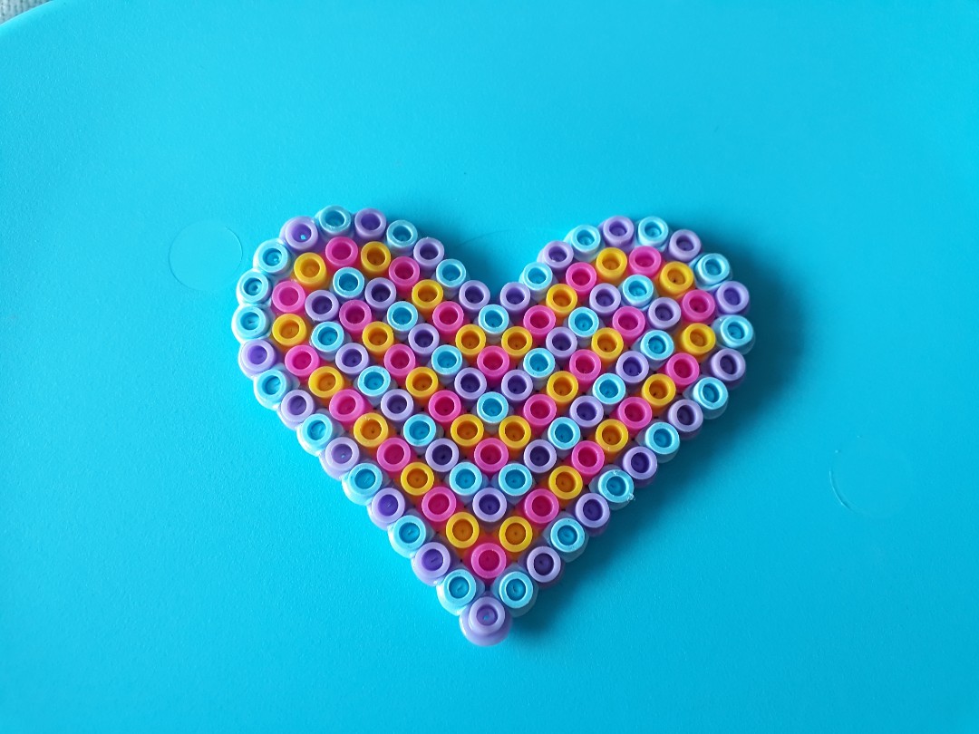 Pyssla Heart keychain/magnet ️, Hobbies & Toys, Stationery & Craft ...