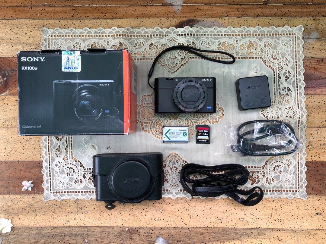 Sony RX100 Mark IV, Photography, Cameras on Carousell