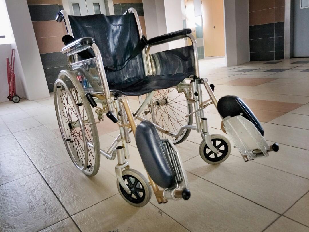 Wheelchair (used) is now Sold., Health & Nutrition, Assistive ...