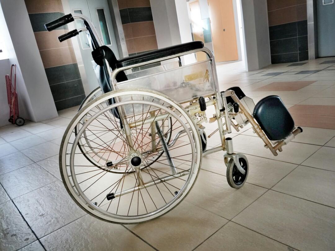 Wheelchair (used) is now Sold., Health & Nutrition, Assistive ...