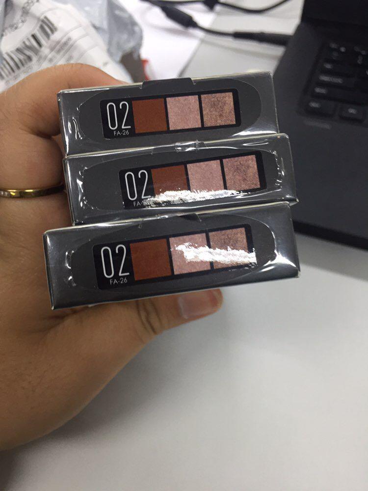 Foccalure blush and highliter palette, Kesehatan & Kecantikan, Rias ...