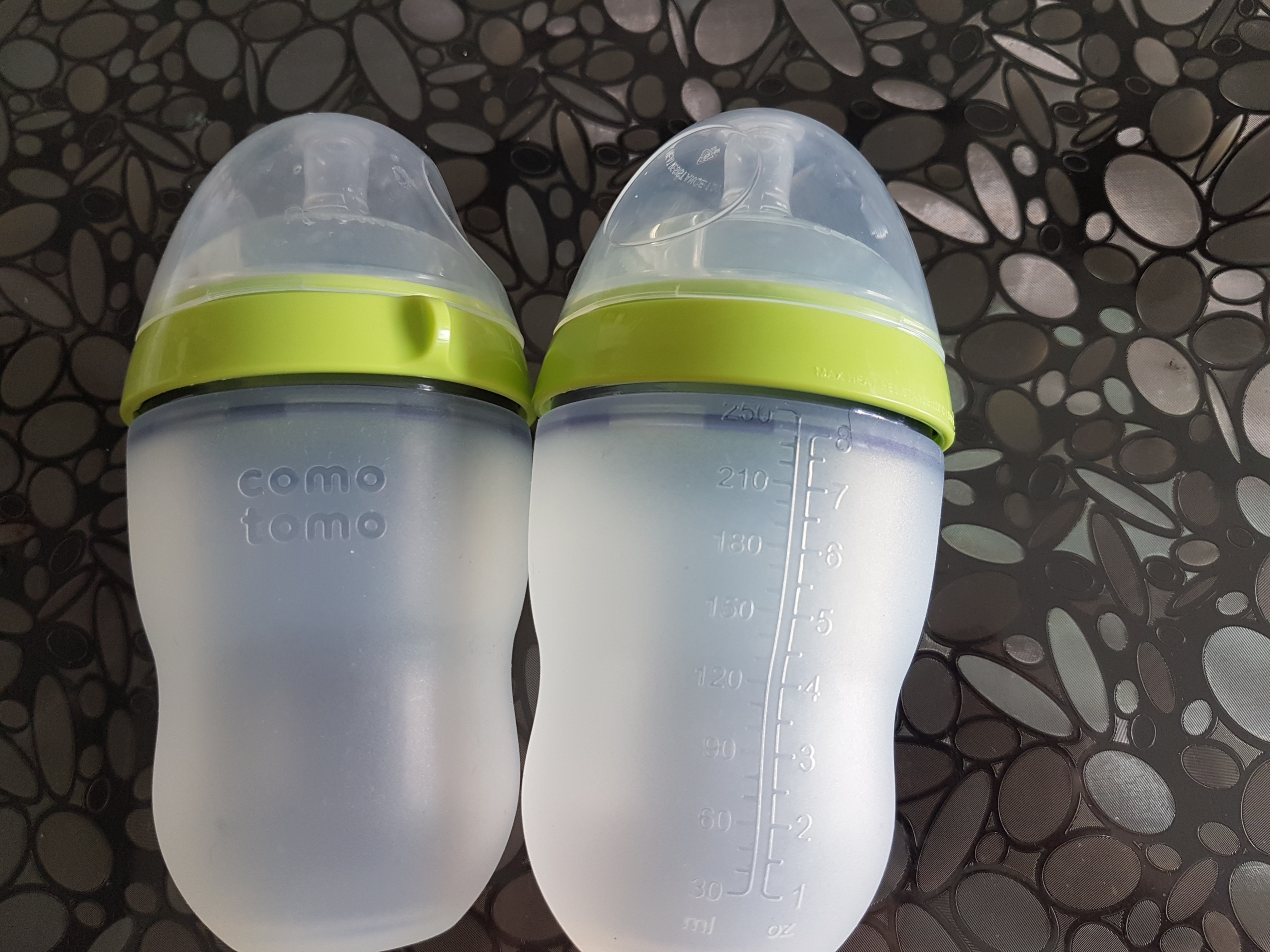 Como tomo milk bottles, Babies & Kids, Nursing & Feeding, Breastfeeding ...