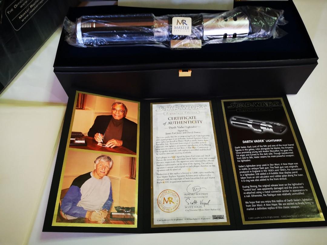 Master Replicas Star Wars collection - Darth Vader signature edition ...