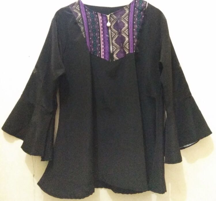 Nuansa hitam batik, Fesyen Wanita, Pakaian Wanita, Atasan di Carousell