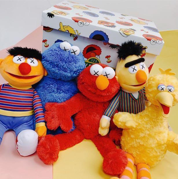 UNIQLO X KAWS X Sesame Street Toy Box Set, Hobbies & Toys, Toys & Games ...
