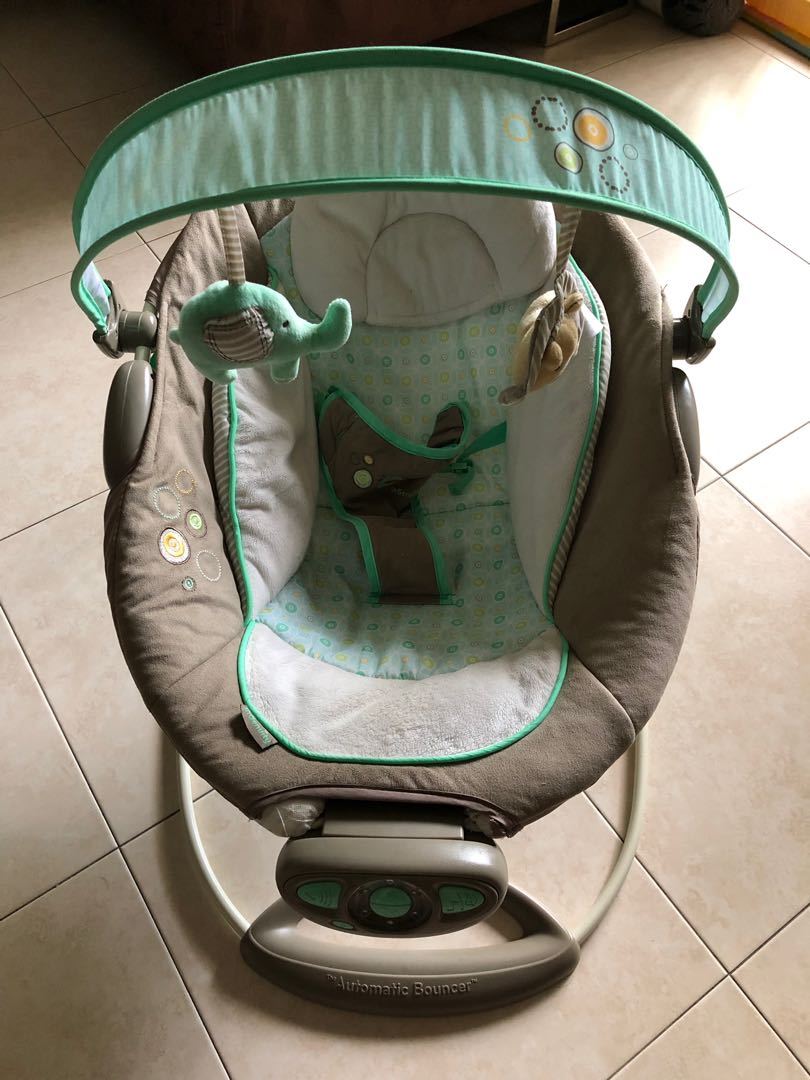 InGenuity Automatic bouncer, Babies & Kids, Infant Playtime on Carousell