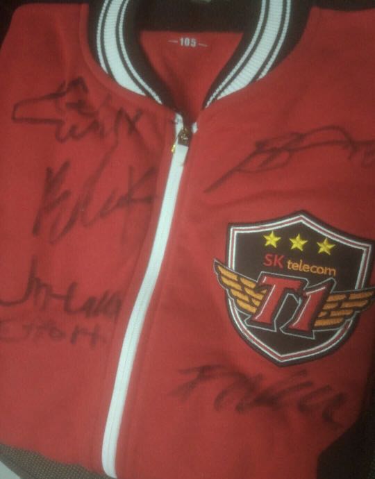 League of legend SKT team uniform with signature, Men's Fashion, Coats ...