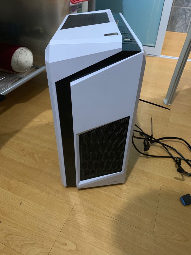 Tecware F3 white with blue led fan, Computers & Tech, Parts ...