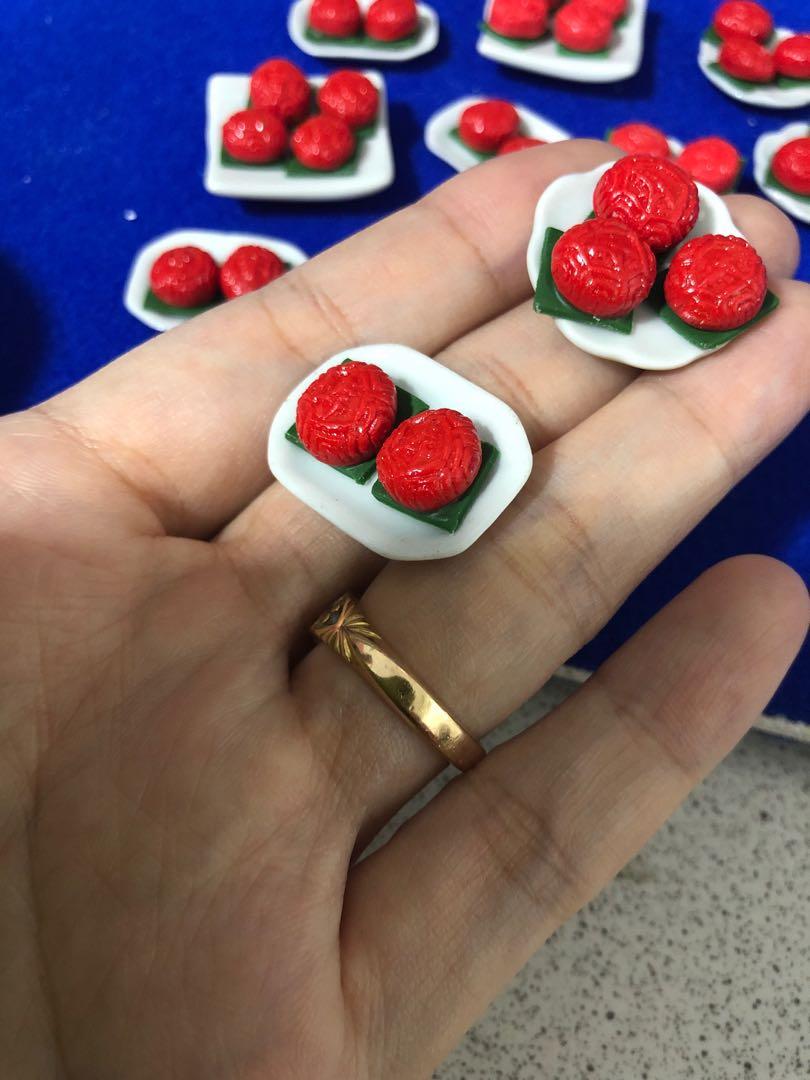 Handmade Miniature Ang ku kueh (clay) local kueh, Hobbies & Toys ...