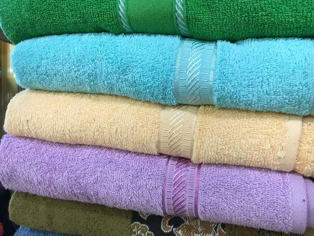 Handuk merah putih original, Olshop Fashion, Olshop Wanita di Carousell