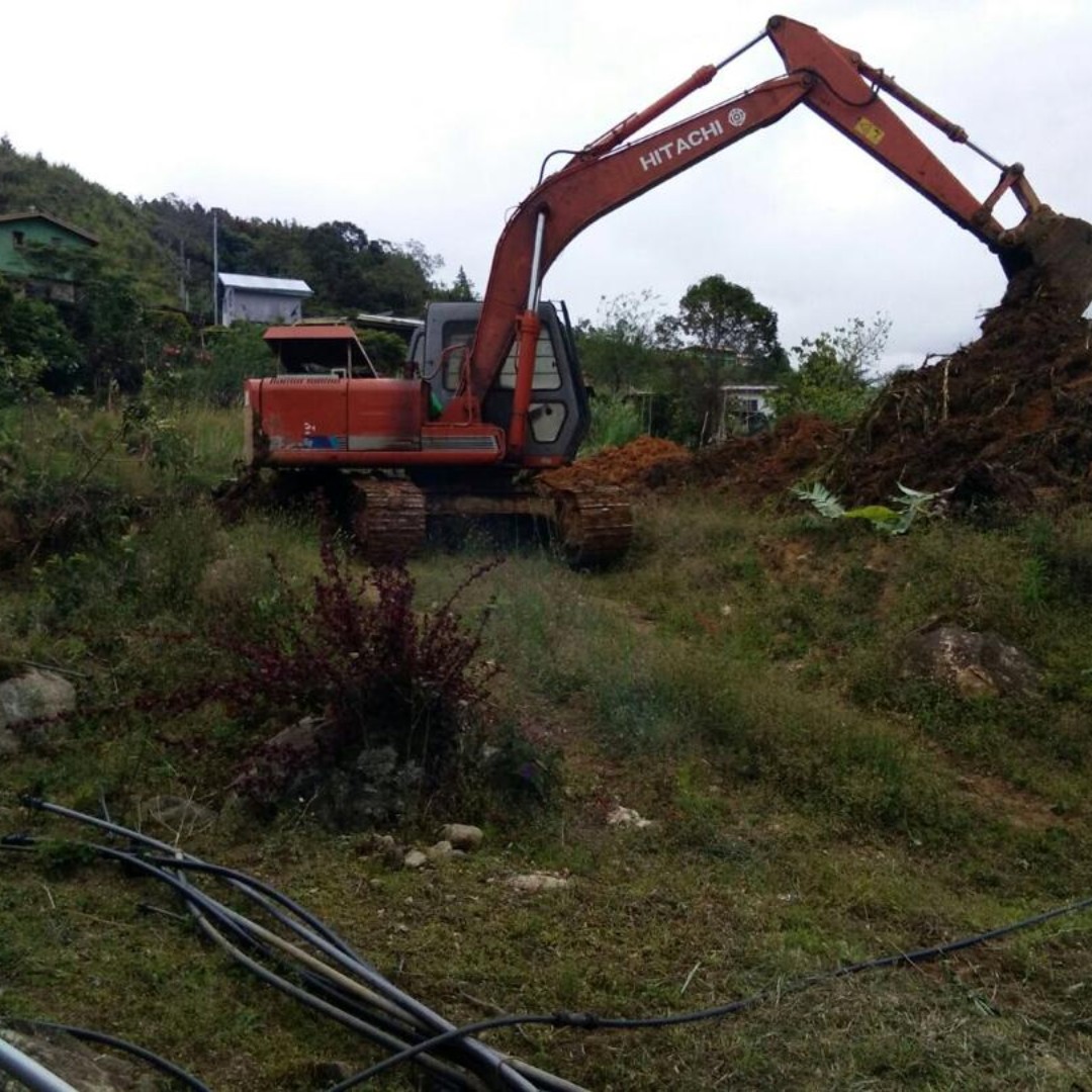 HITACHI EXCAVATOR/BACKHOE LOADER EX120, Auto Accessories on Carousell