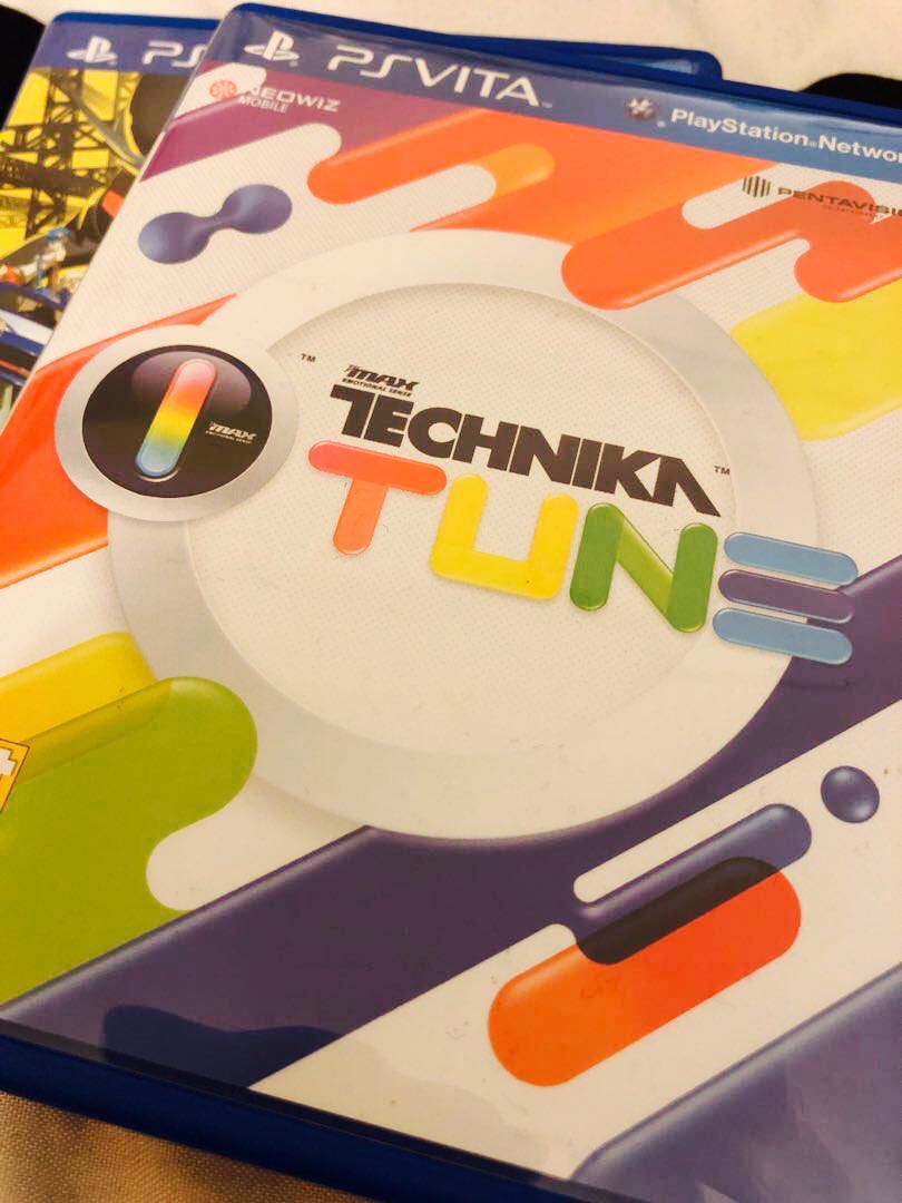 PS Vita DJ MAX Technika Tune 近全新, 電子遊戲, 電子遊戲, PlayStation - Carousell