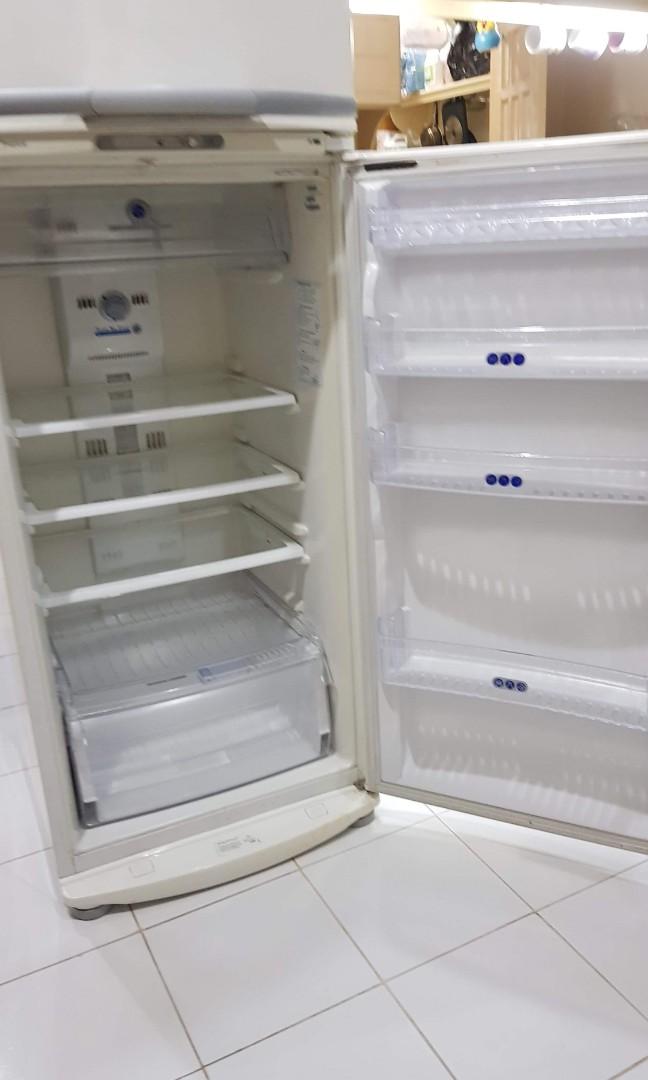 Whirlpool Refrigerator 12 cubic ft, TV & Home Appliances, Kitchen ...