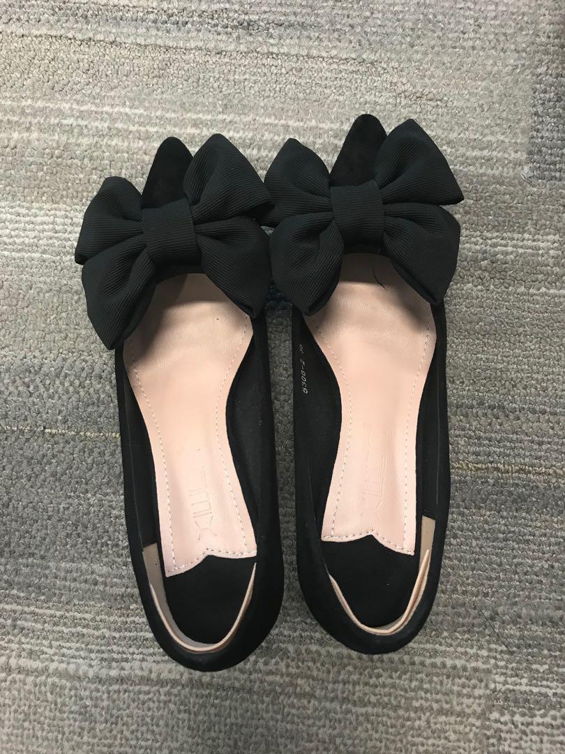 Black Ribbon shoes, Women's Fashion, Footwear, Sandals on Carousell