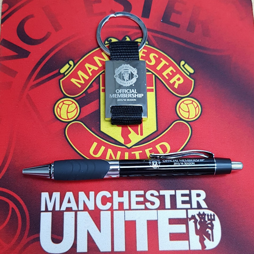 Manchester United Official Pen & Key Chain 2015, Hobbies & Toys ...