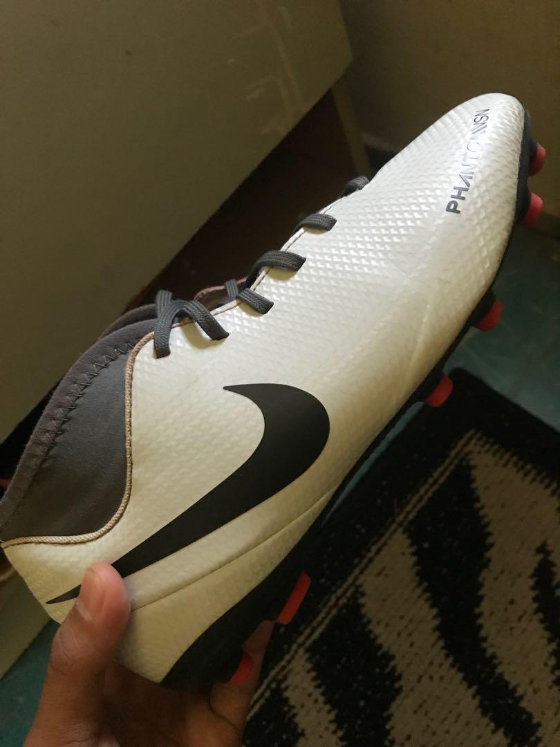 Nike phantom boot, Men's Fashion, Activewear on Carousell