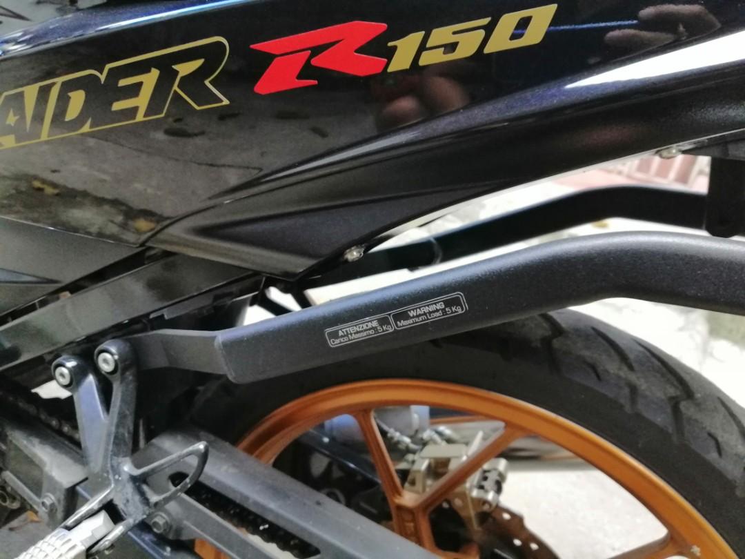 Original GIVI HRV bracket, Car Parts & Accessories on Carousell