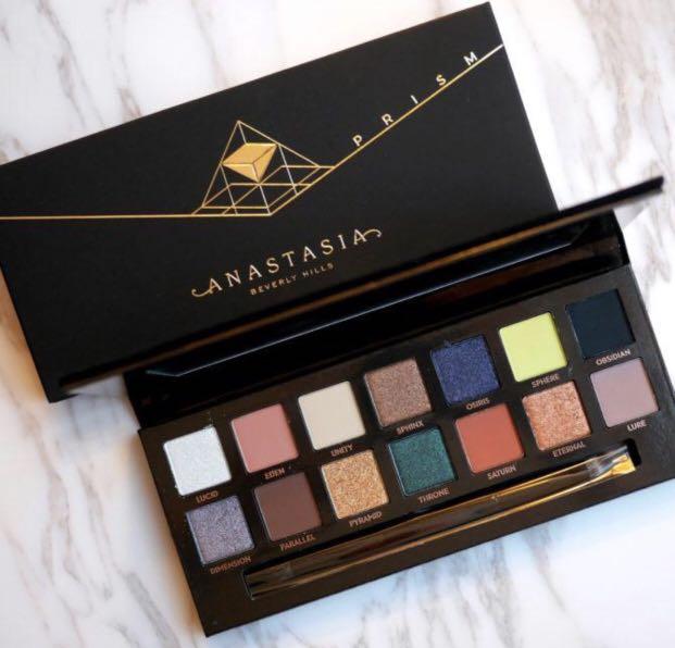 Authentic ABH Prism Palette (Instock), Beauty & Personal Care, Face ...