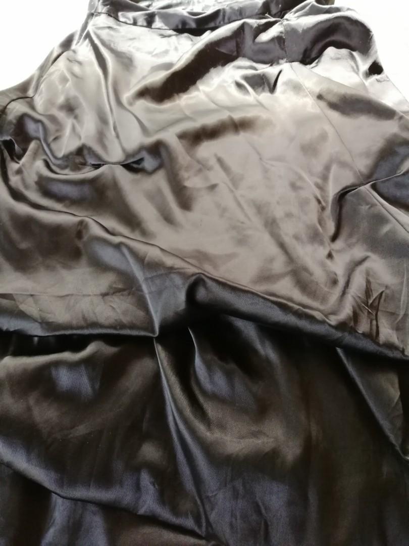 Satin Balloon Palda /Skirt, Women's Fashion, Bottoms, Skirts on Carousell