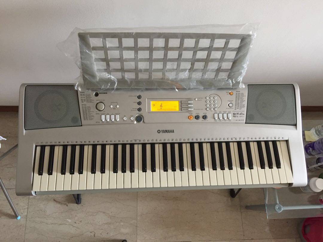 Yamaha Electronic Keyboard, Hobbies & Toys, Music & Media, Musical ...