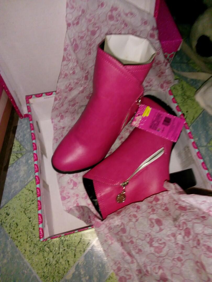 barbie boots, Babies & Kids, Babies & Kids Fashion on Carousell