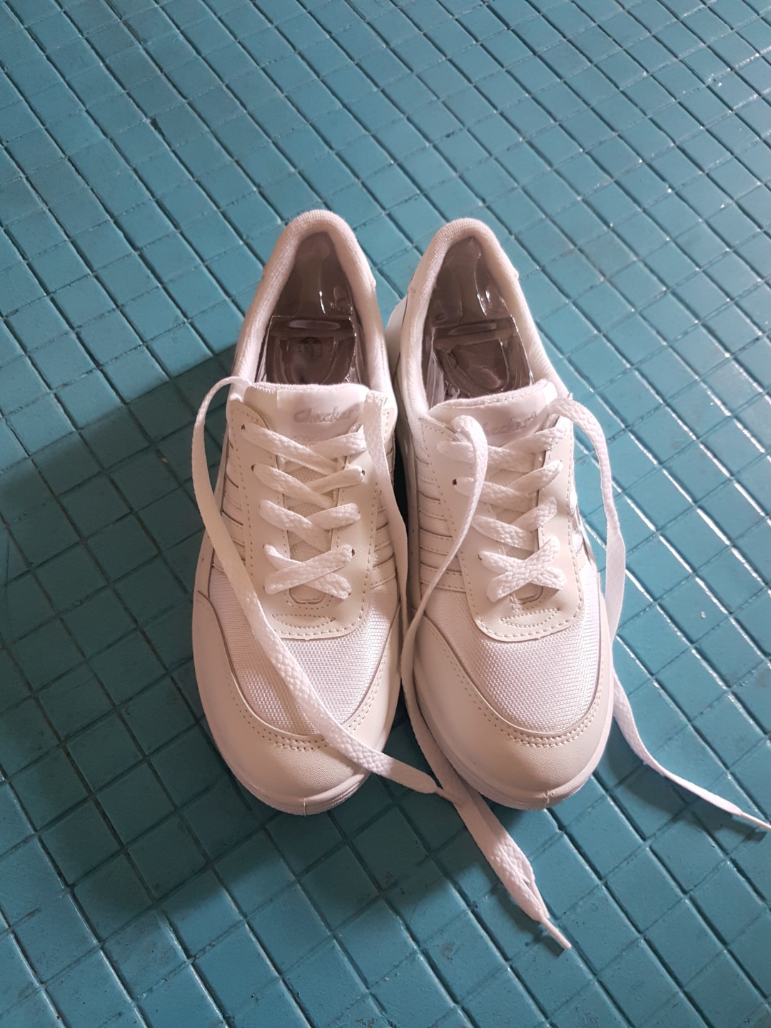 Checker white shoe, Women's Fashion, Footwear, Sneakers on Carousell