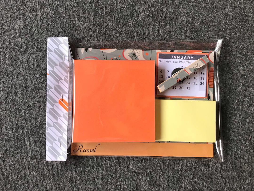 Personalized Sticky notepads with 2019 calendar and Wood Clothespin ref ...