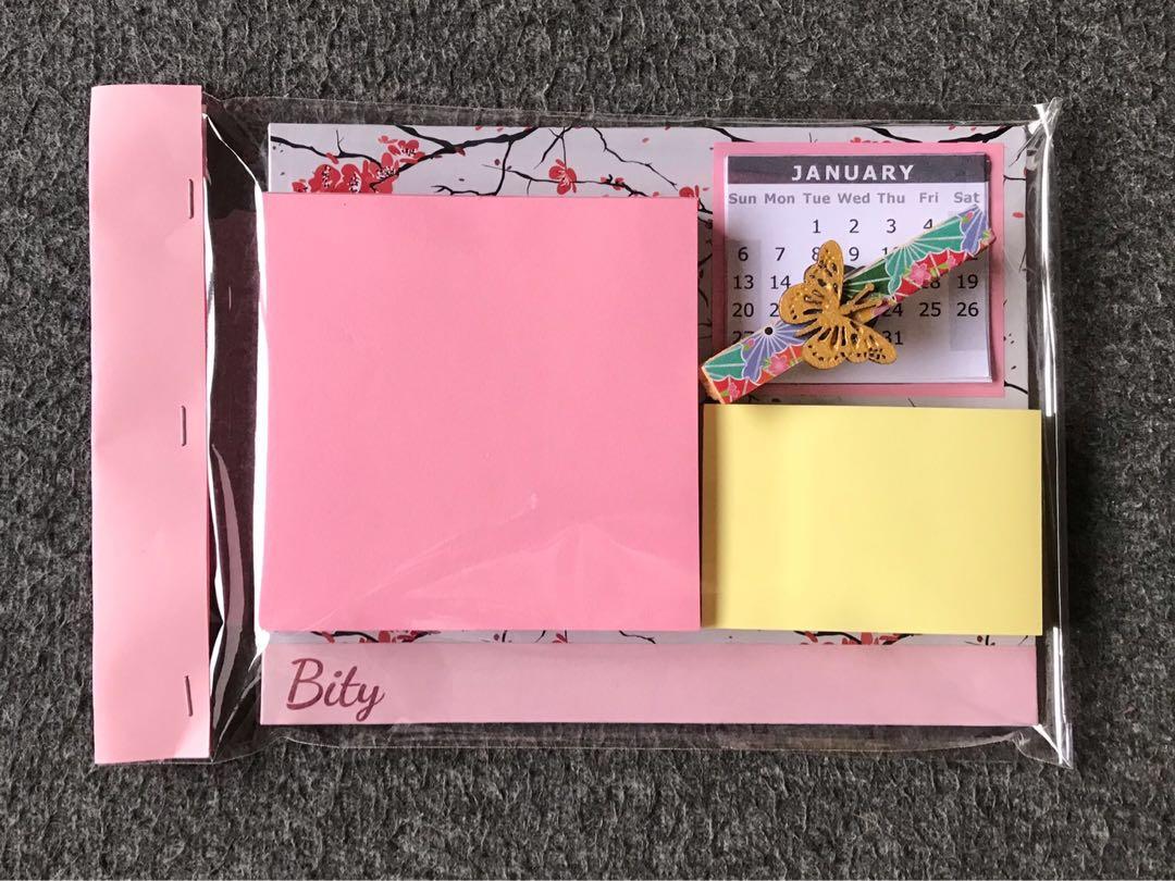 Personalized Sticky notepads with 2019 calendar and Wood Clothespin ref ...