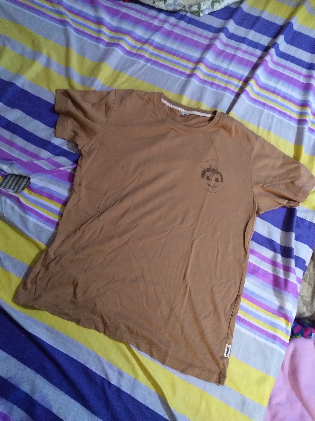 Uniqlo Jollibee T-Shirt, Men's Fashion, Tops & Sets, Tshirts & Polo ...