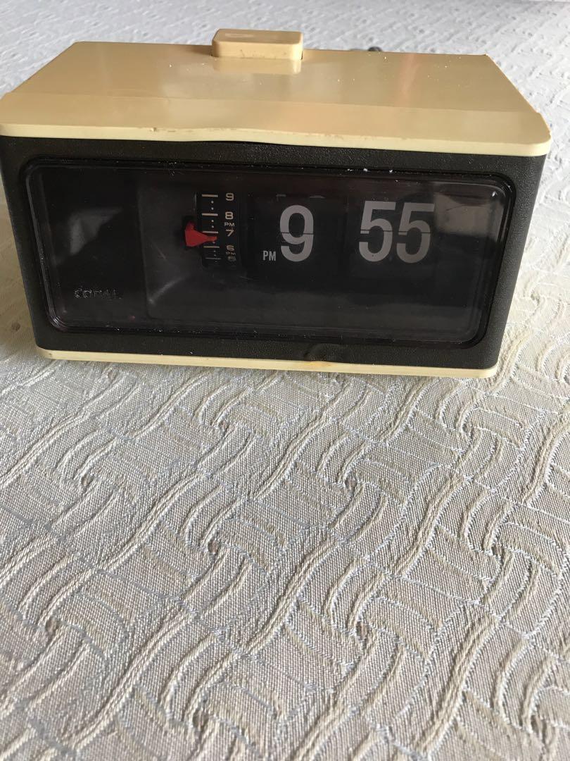 Vintage Copal Cream Black Flip Clock Japan, Hobbies & Toys, Memorabilia ...