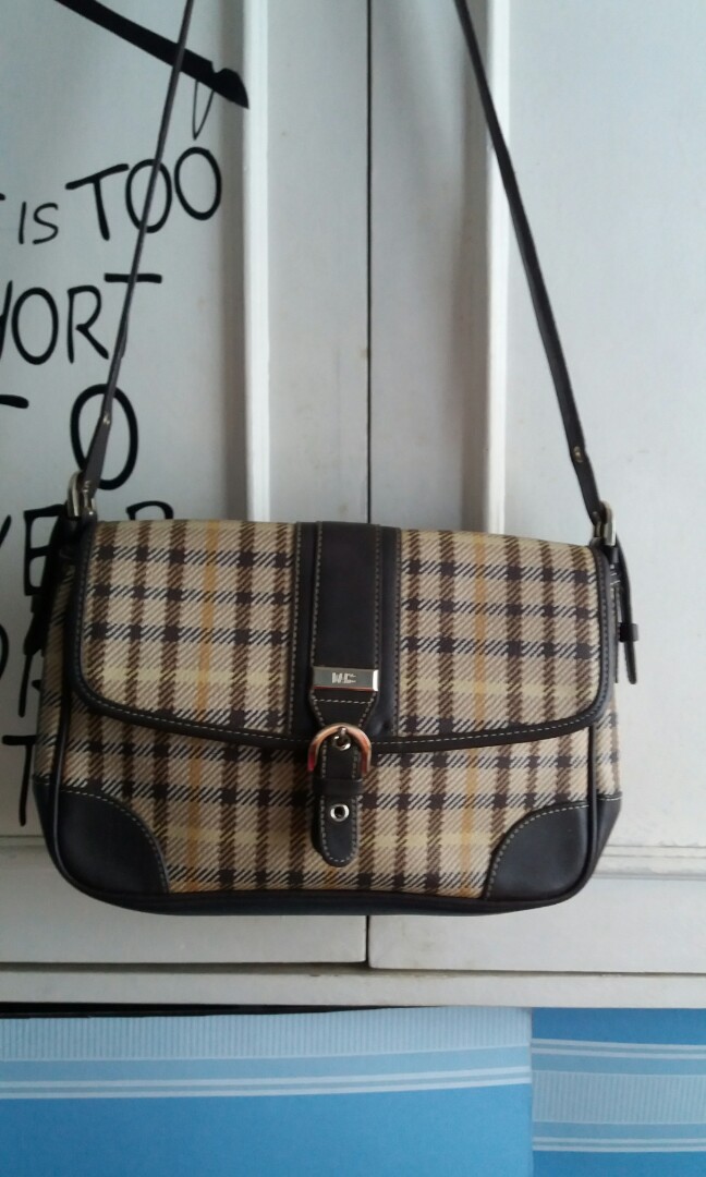 Daks original sling bag, Women's Fashion, Bags & Wallets, Cross-body Bags on Carousell