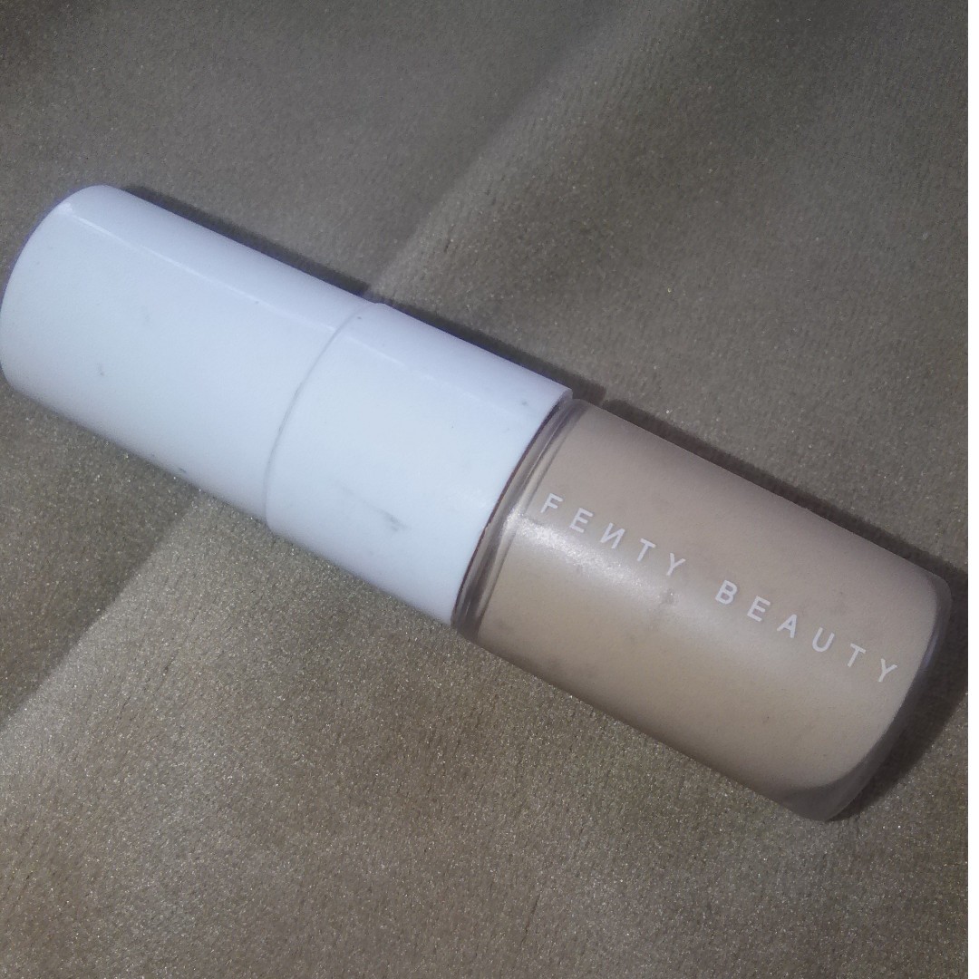 Fenty Beauty Pro filtr foundation deluxe in shade 220, Beauty ...